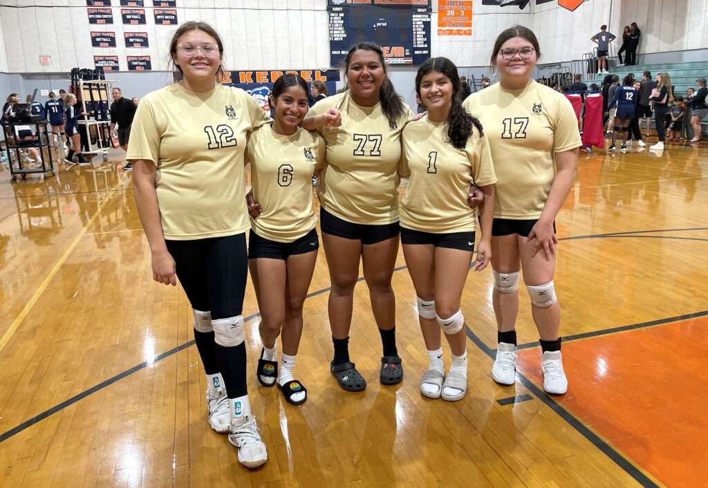 Seminoles help spark Moore Haven volleyball • The Seminole Tribune